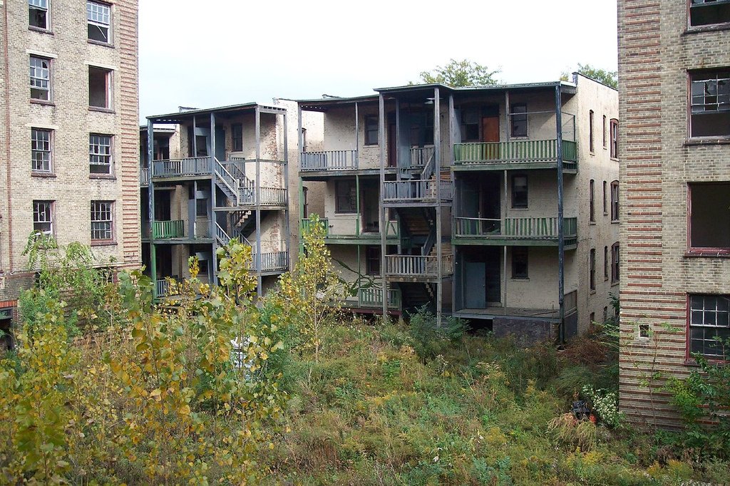 Apocalypse Chicago - Barefoot Bushcraft & Archery